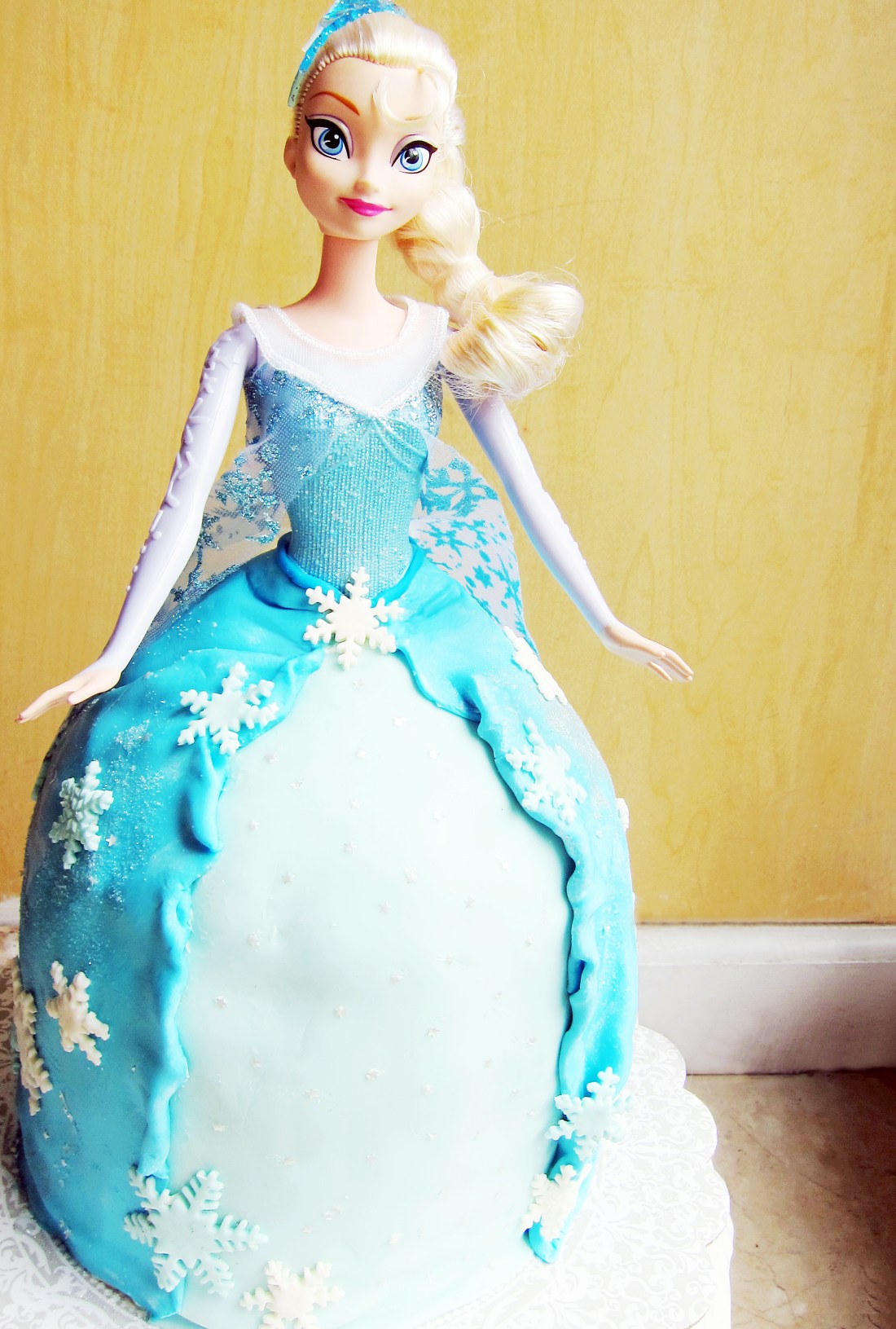 Elsa Doll Cake